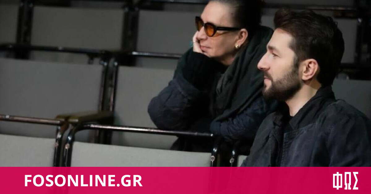 Ο Θοδωρής Βουτσικάκης γεμίζει μουσική το θέατρο Τέχνης - Fosonline